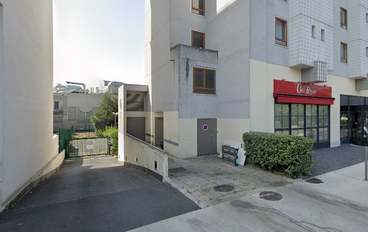 Book a parking spot in Zenpark Gare Noisy-Champs RER - Ibis car park