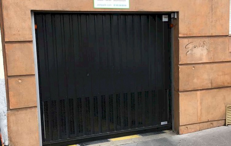 Book a parking spot in Zenpark Gare de Vaise - Studio Valmy car park