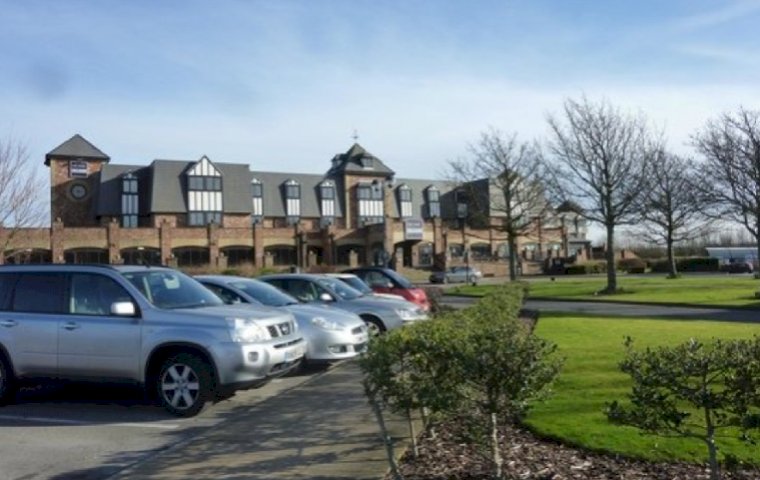 Book a parking spot in ParkBee Village Hotel Blackpool car park